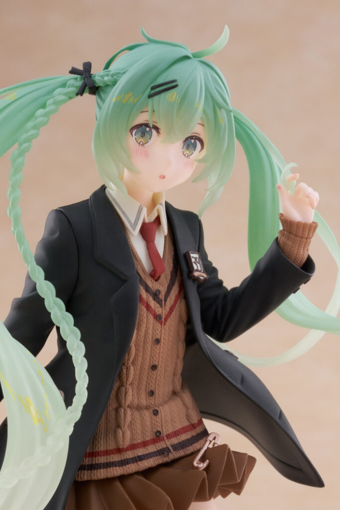 Hatsune Miku Figure Fashion (Preppy Version) - Treasure Trip