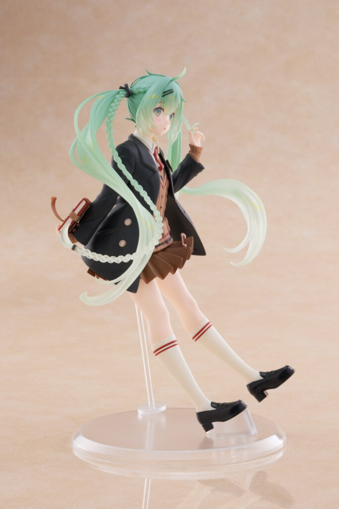 Hatsune Miku Figure Fashion (Preppy Version) - Treasure Trip