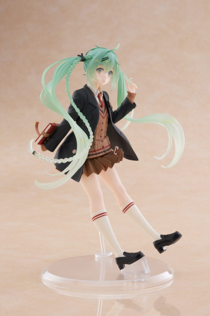 Hatsune Miku Figure Fashion (Preppy Version) - Treasure Trip